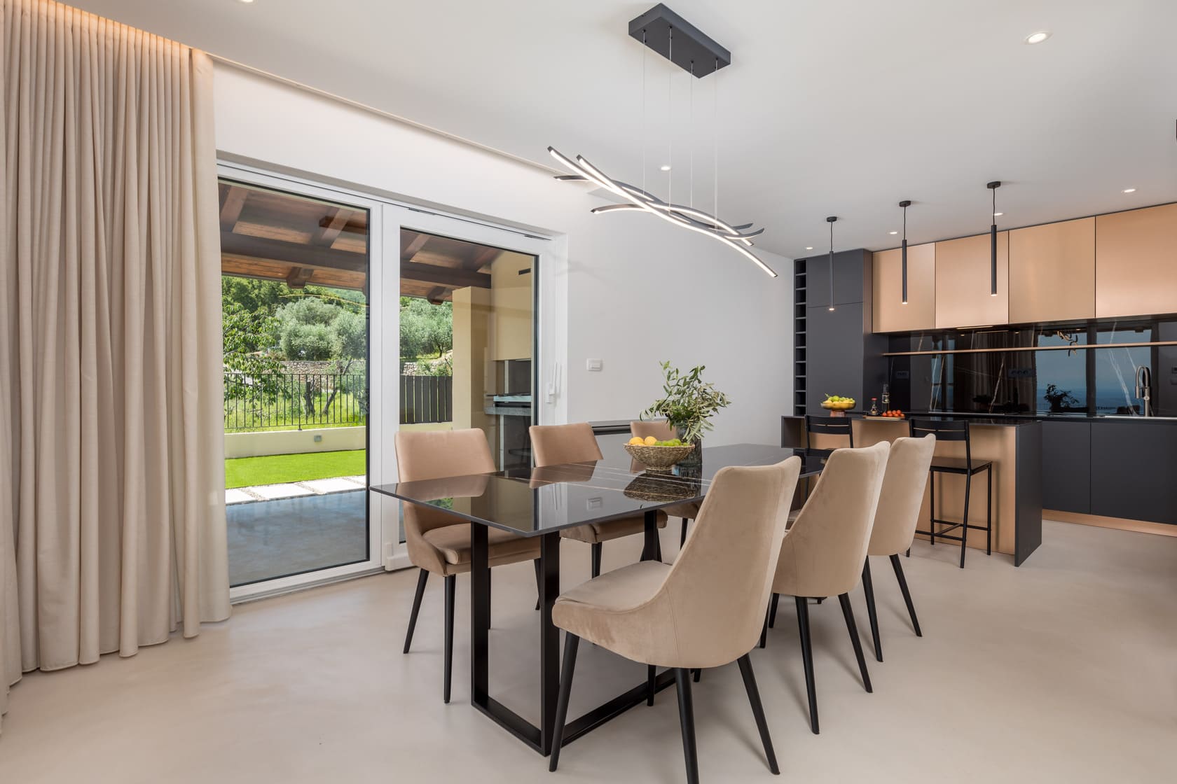 Seamless floors begins with Wall2Floor Top Coat Waterproof | Novacolor