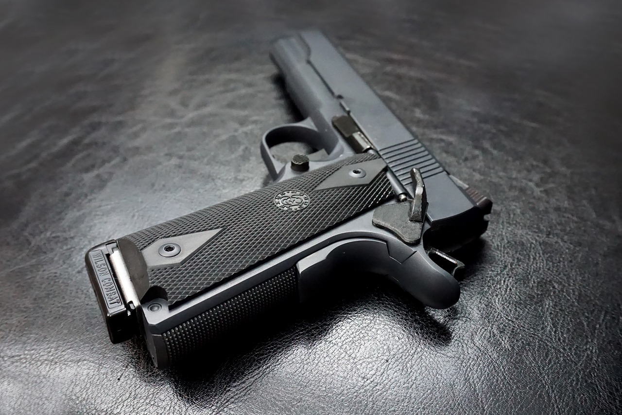 QUANTO COSTA UNA PISTOLA?