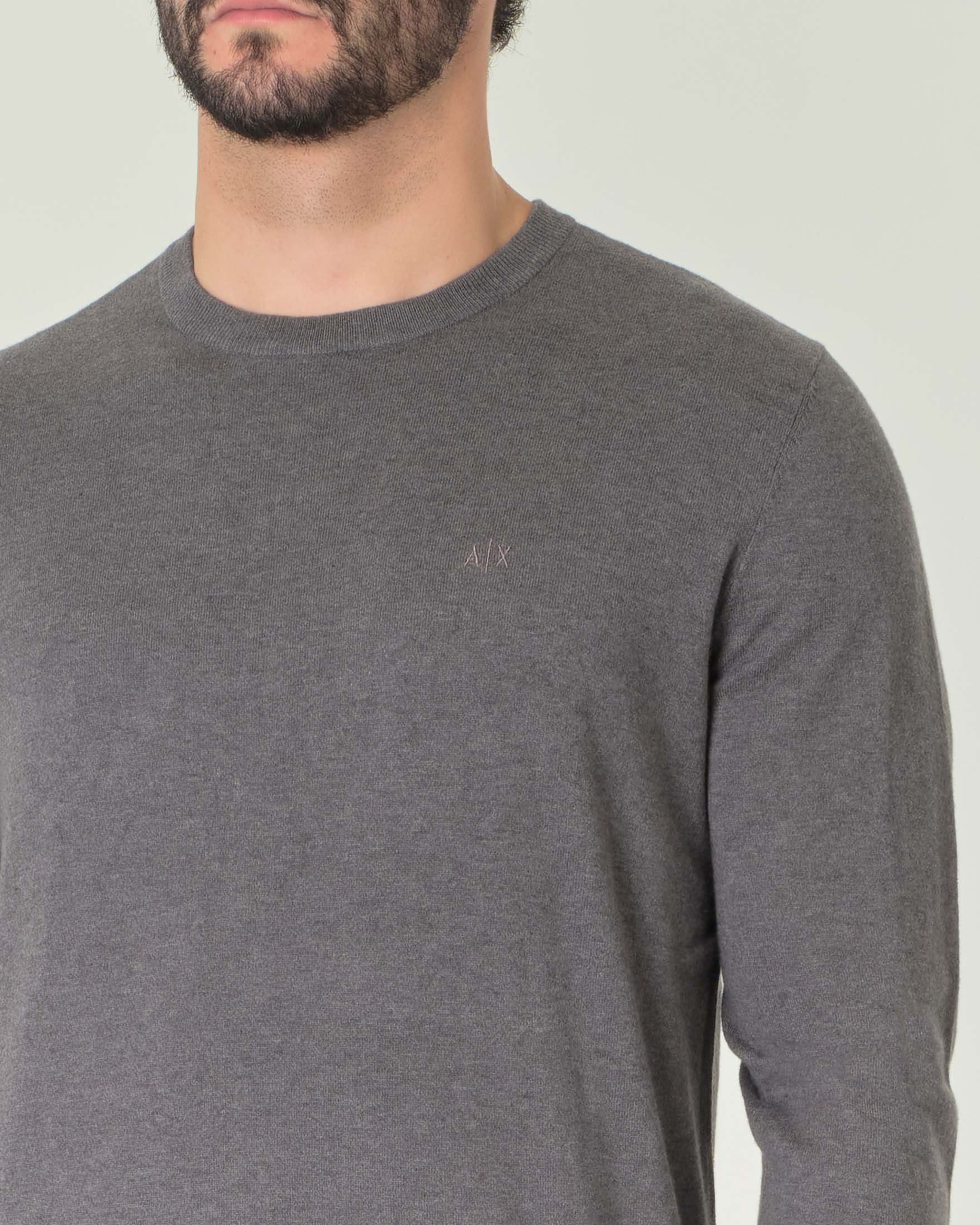 Maglia antracite girocollo in cotone e cashmere con logo ricamato sul ...