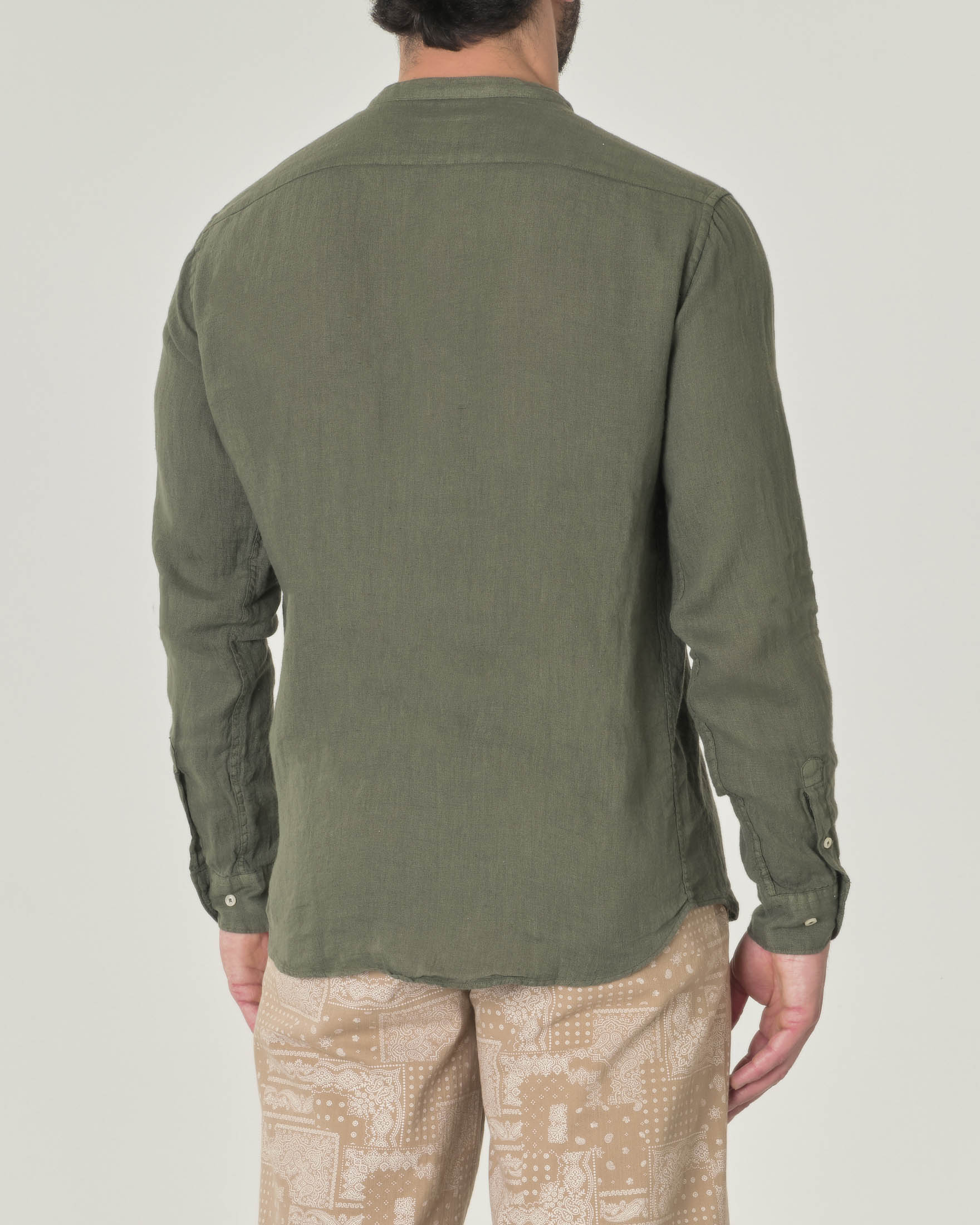 Camicia verde militare in puro lino con collo a coreana | Pellizzari