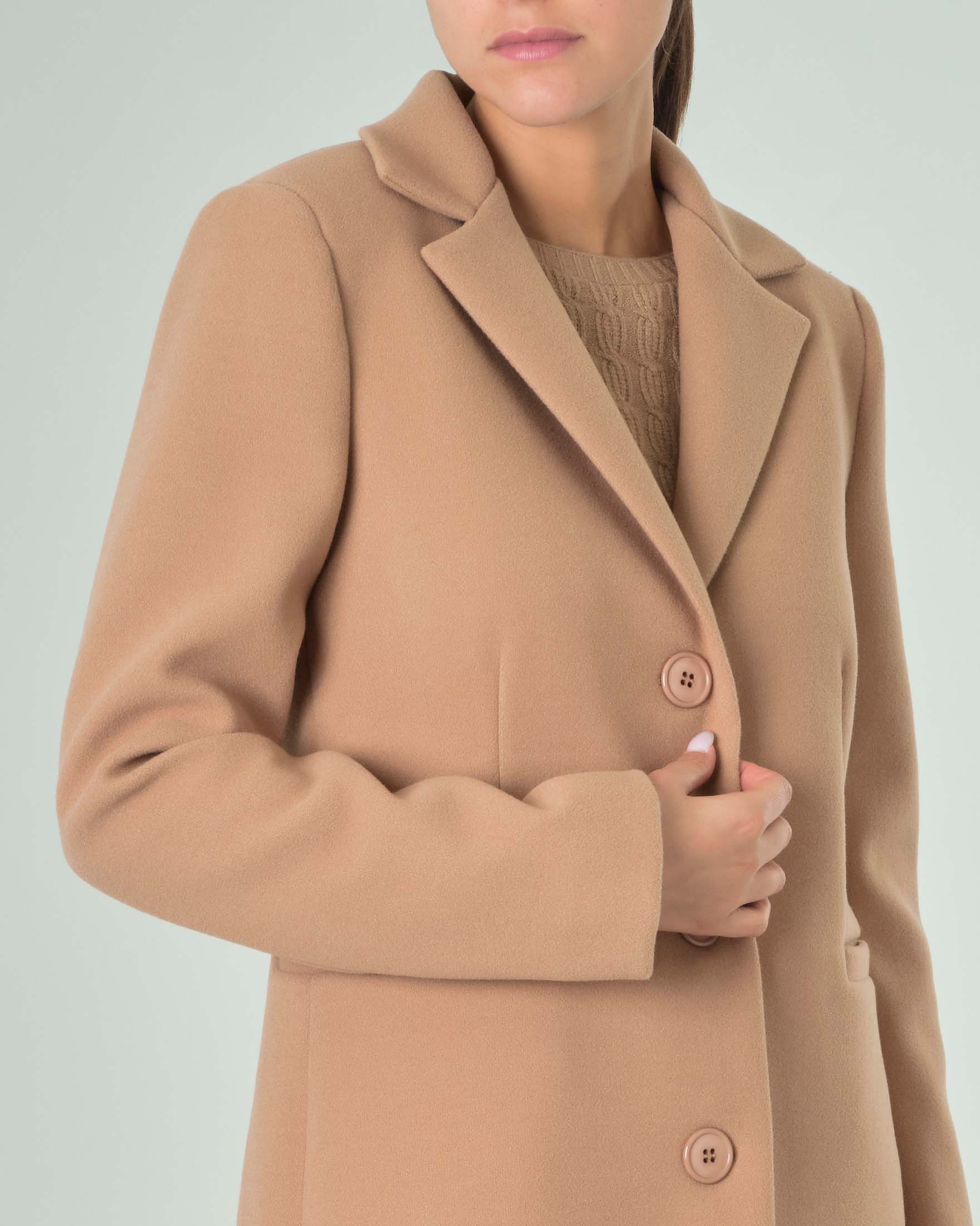 Cappottino color cammello in panno dal taglio maschile con scollo a ...