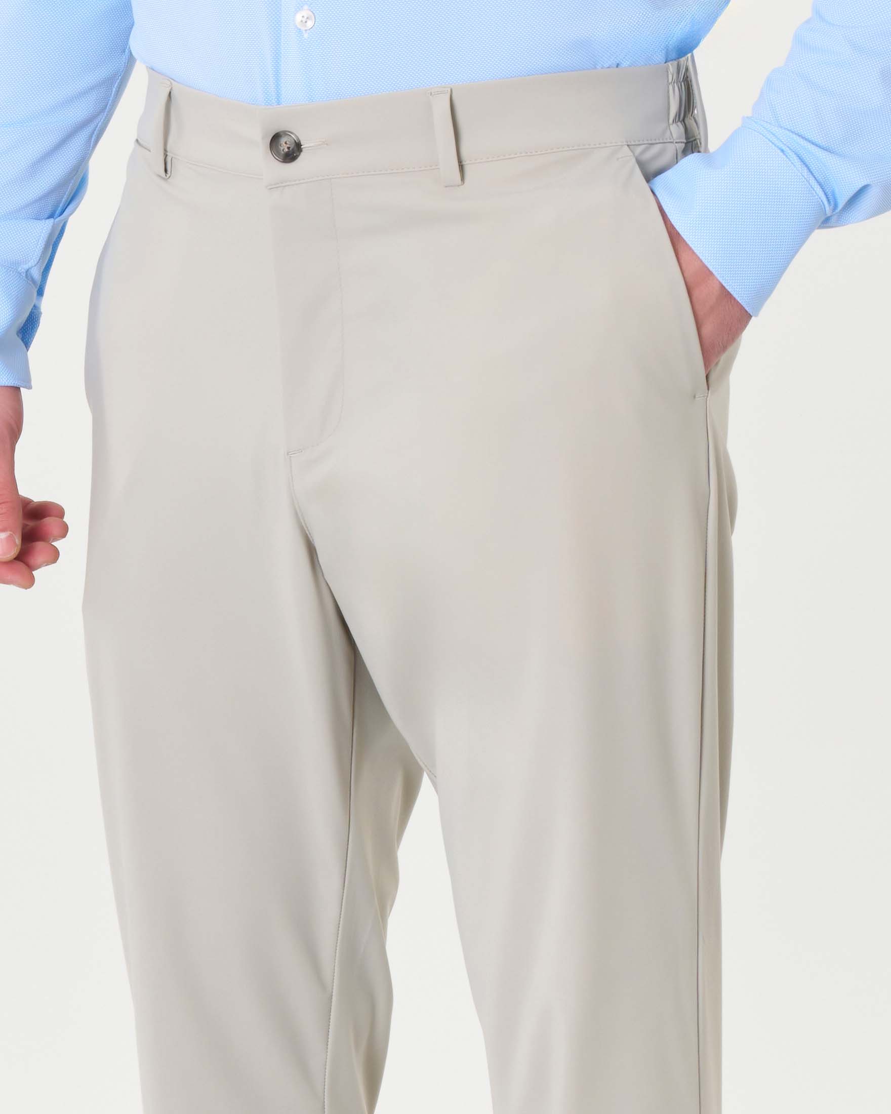 Pantaloni chino slim color ghiaccio in tessuto tecnico stretch con ...