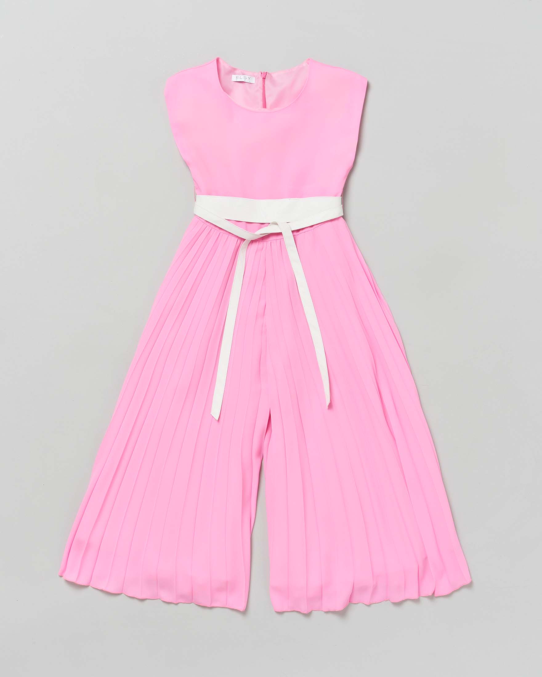 Tuta rosa smanicata con pantalone a palazzo plissé e fusciacca in ecopelle