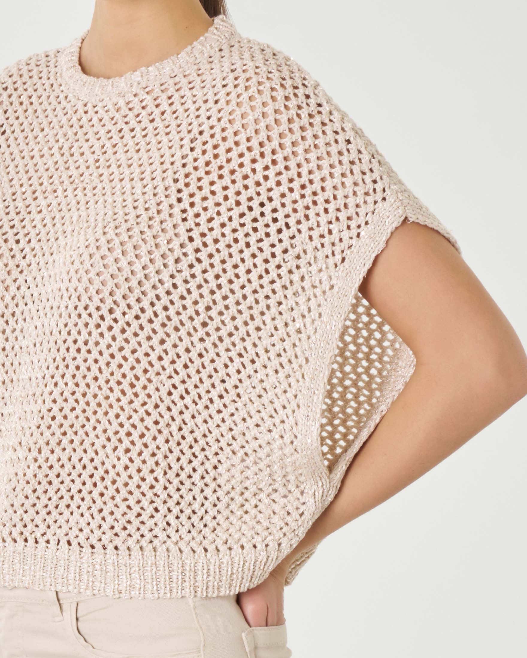 Maglia senza maniche color gesso in misto cotone a rete con pailettes ...