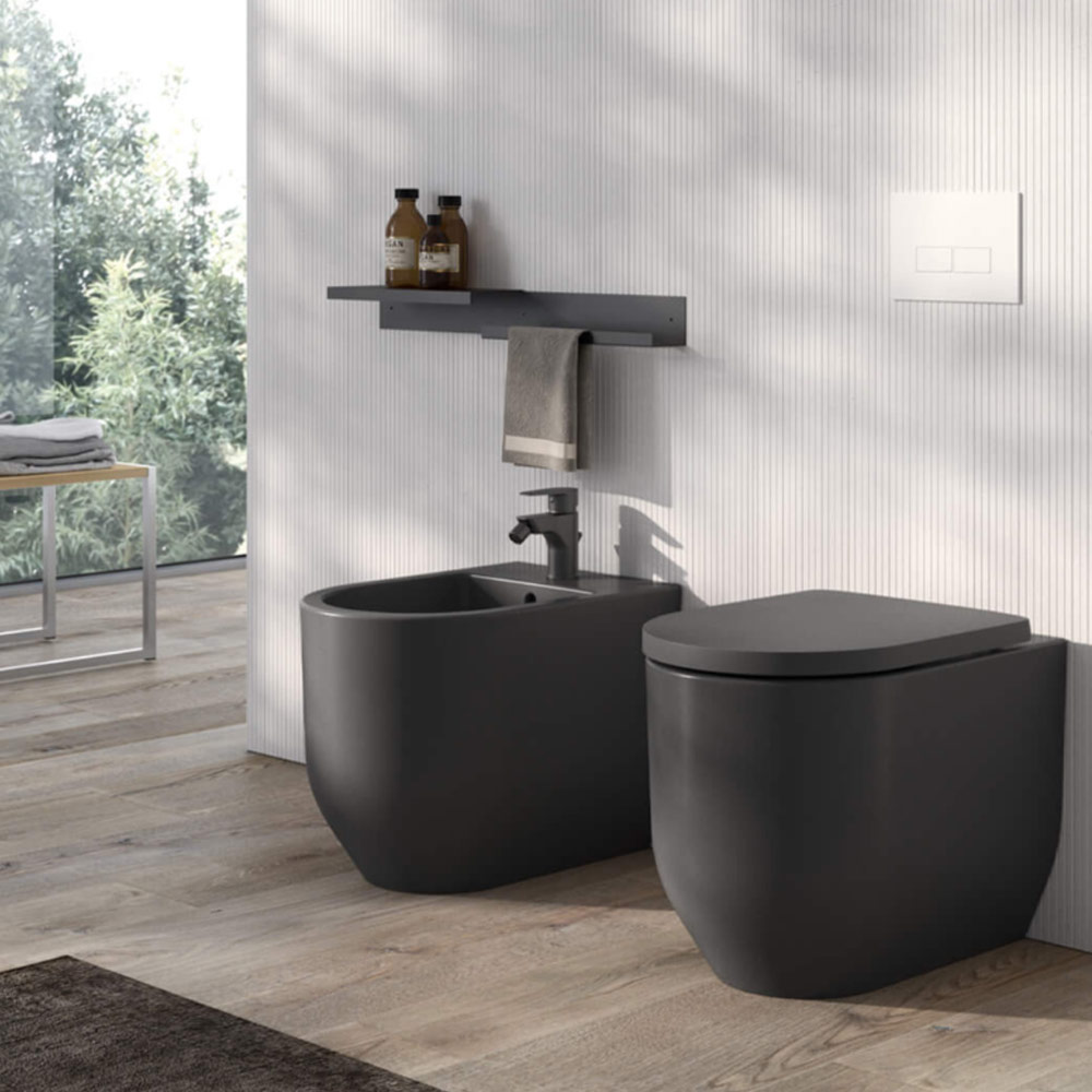 Wc a terra in ceramica Stino Hafro | Gaia Interni di Emmegi Snc