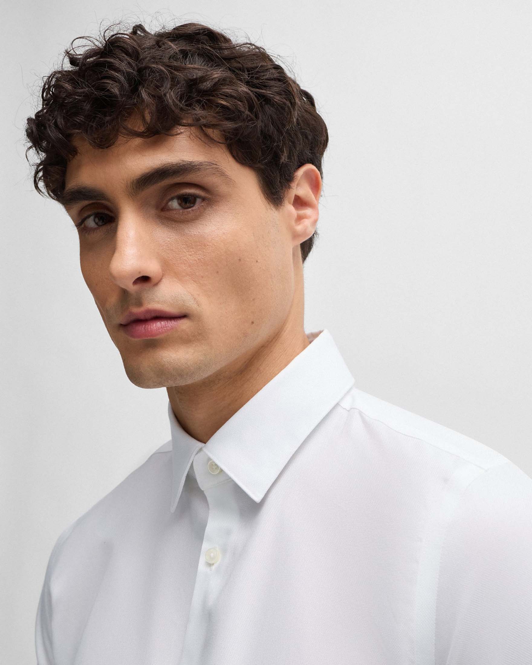 Camicia bianca Hank slim fit in puro cotone armaturato con colletto ...