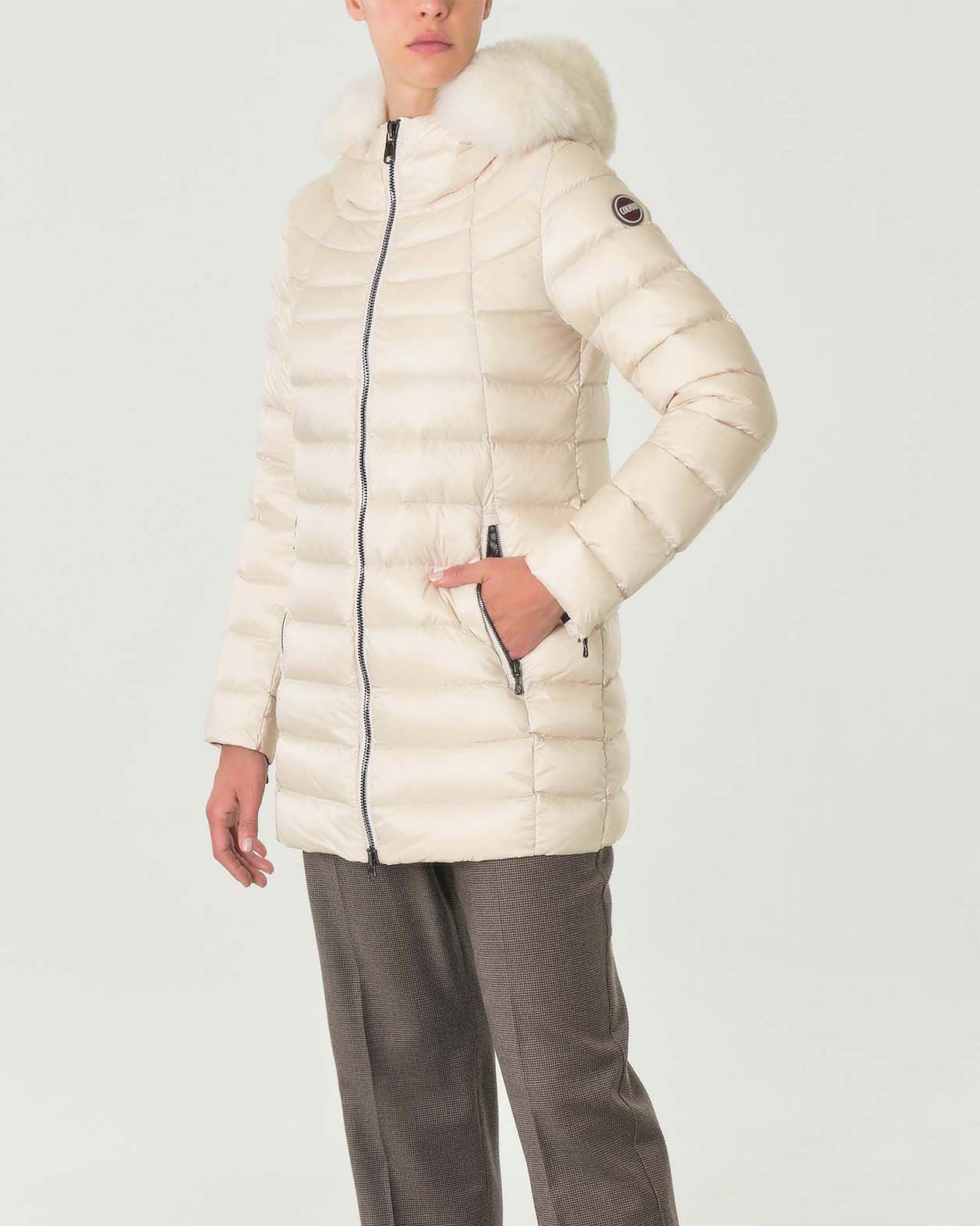 Piumino color avorio con bordatura in pelliccia di volpe lungo ...