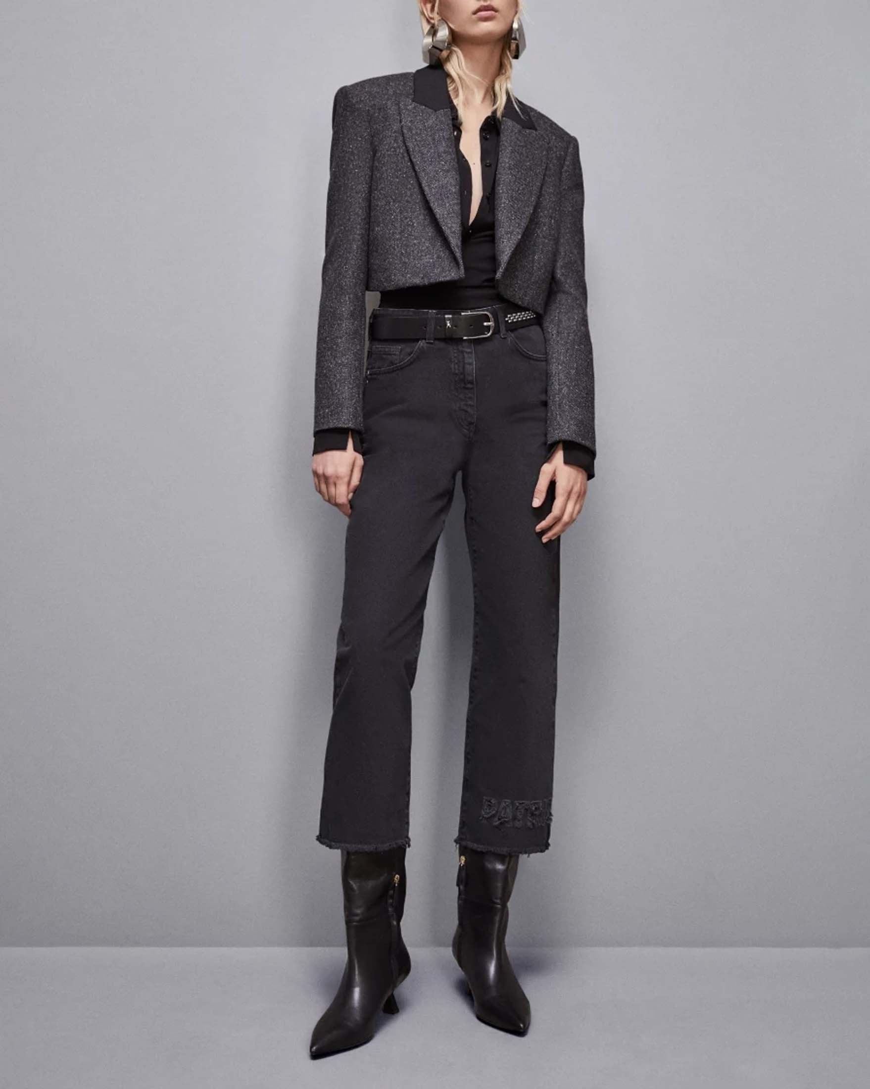 Jeans slim neri in puro cotone con fondo e scritta logo a rilievo ...