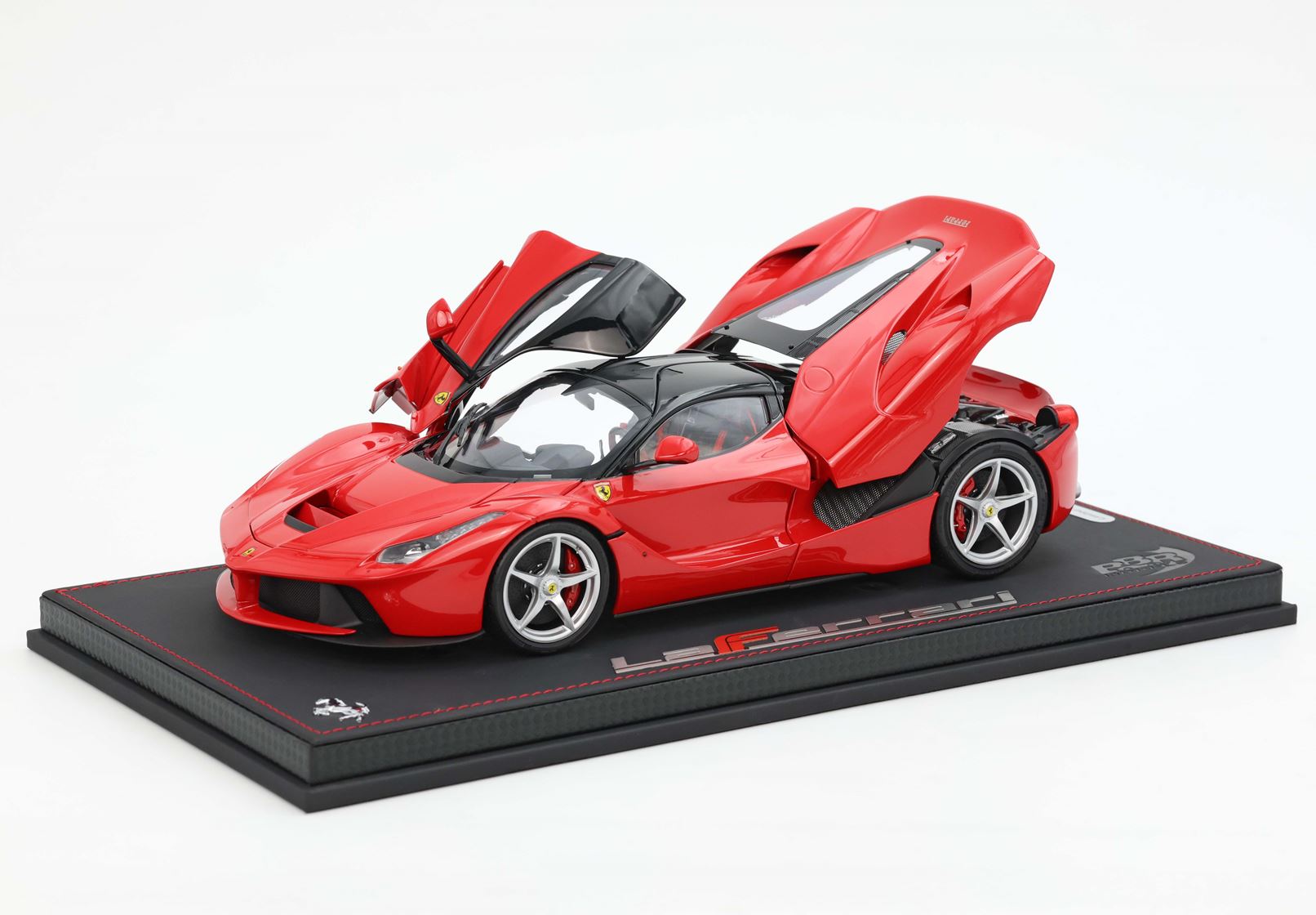 Ferrari LaFerrari Rosso Corsa 4P Seatbelt Red Ltd 135 pcs - 1/18 | Warm ...